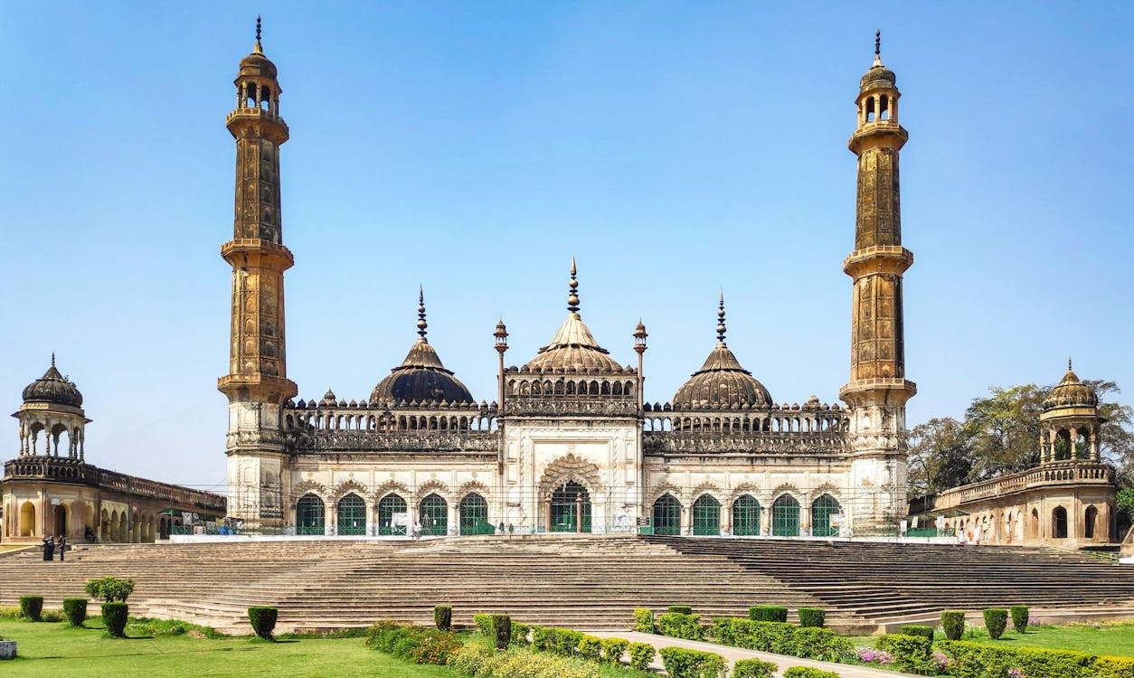 First Time in Lucknow? 10 Best Places for Foreign Visitors - Mony Blogs